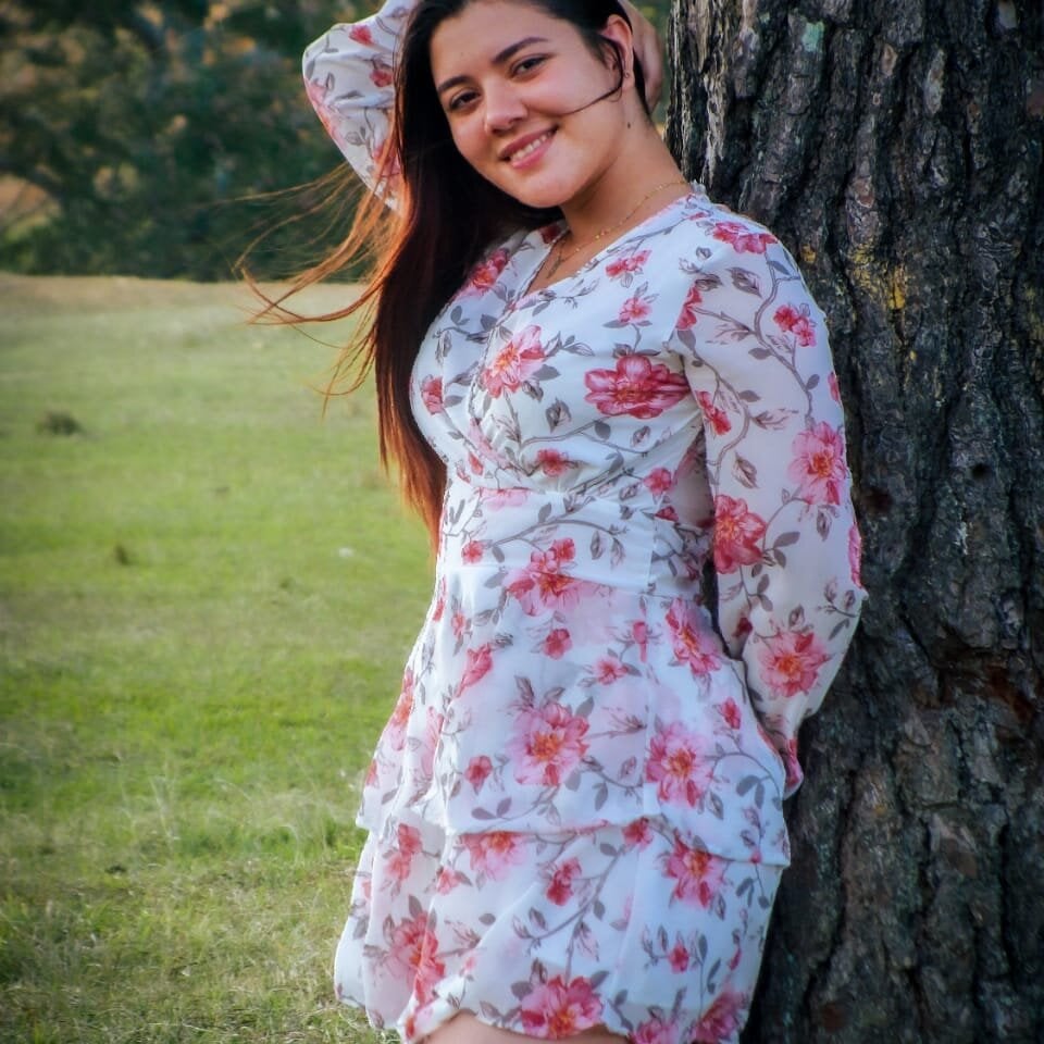 Helen_harrison Webcam Model Profile | xHamsterLive