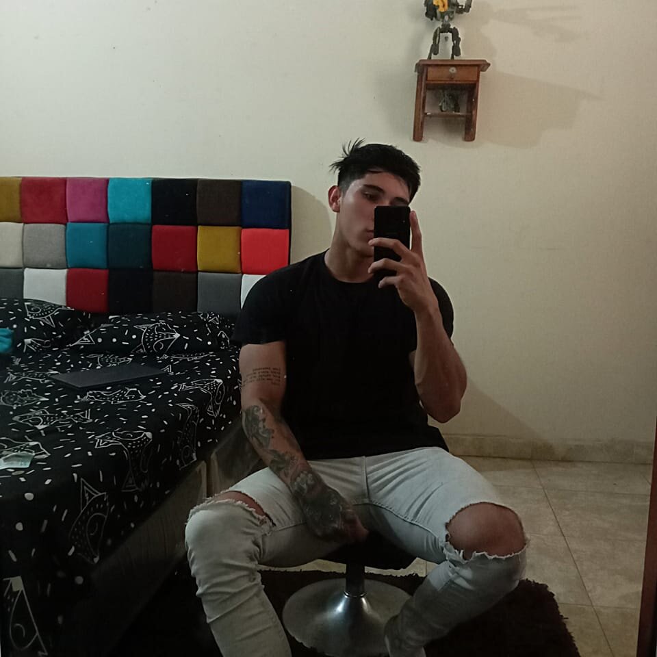 Modelo de Cam Christopher_luque: Show de Sexo ao Vivo | Stripchat