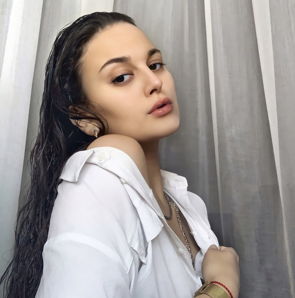 Sunniva_主播：免费直播性爱表演和聊天 | Stripchat