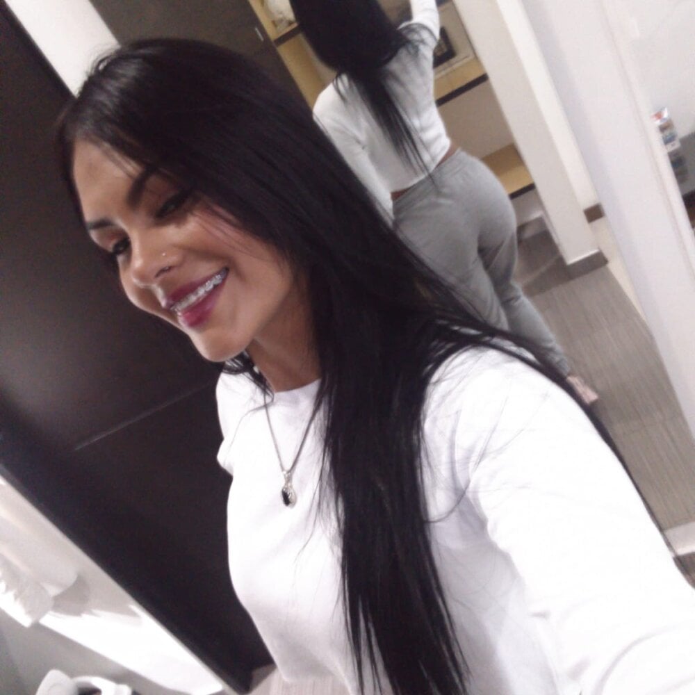 Miss_luciana Free Live Webcam Show & XXX Chat | xHamsterLive