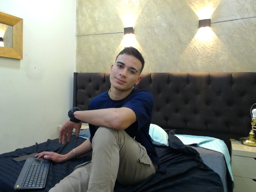 Romniel_dasanchez Webcam Model Profile | xHamsterLive