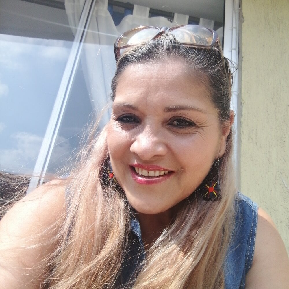 Violeta_F Cam Model Profile | Stripchat