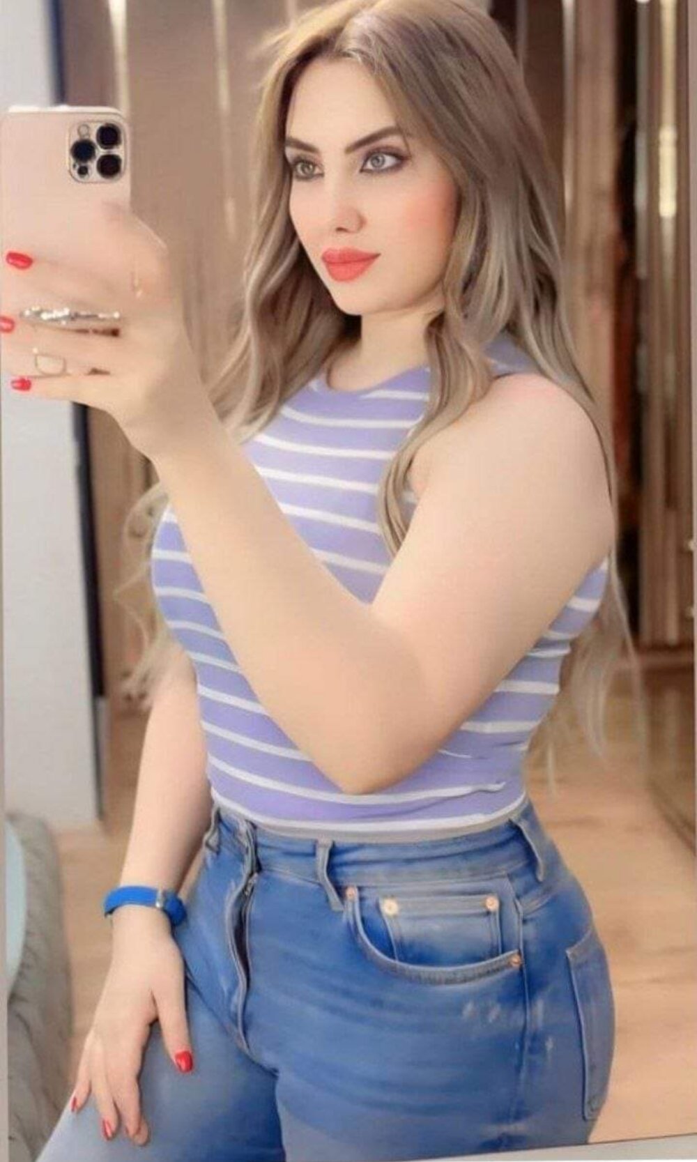 Sara_charmouta主播：免费直播性爱表演和聊天 | Stripchat