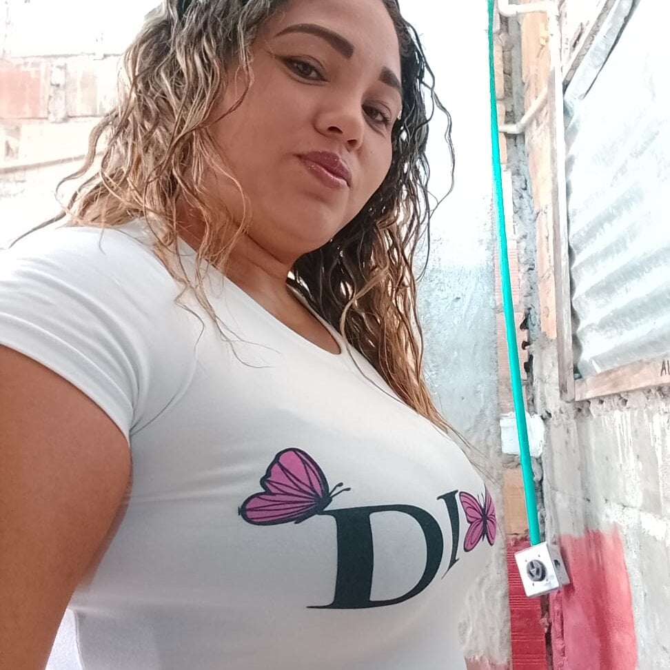 brittany-23-cam-model-free-live-sex-show-chat-stripchat