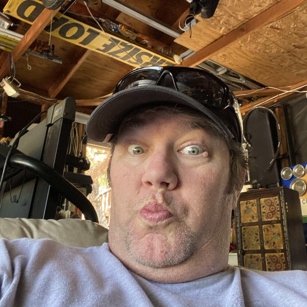 Your_local_guy主播：免费直播性爱表演和聊天 | Stripchat