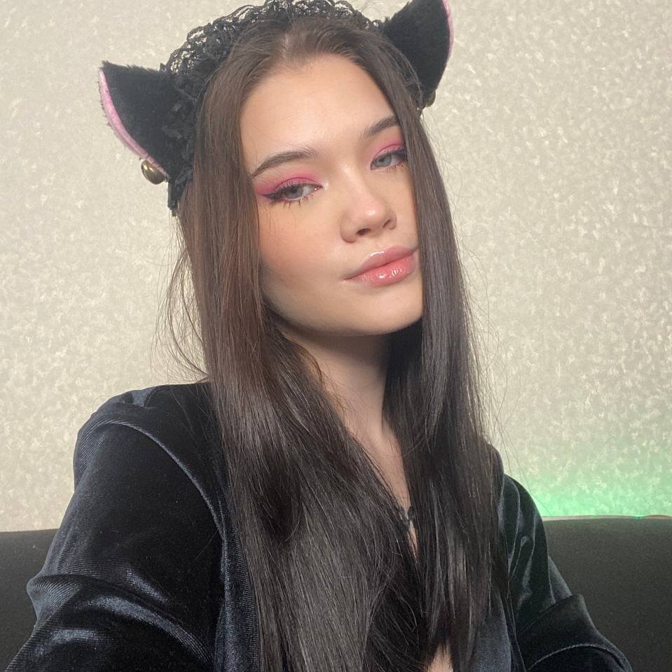 Lisaren Webcam Show Livehdcamsone Live Sex Cams Live Hd Cams Xxx 9867