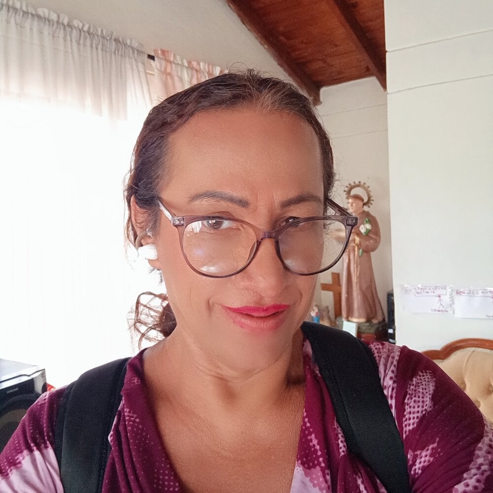 luna-doll, 51 ans | Live Cam sur StripZone