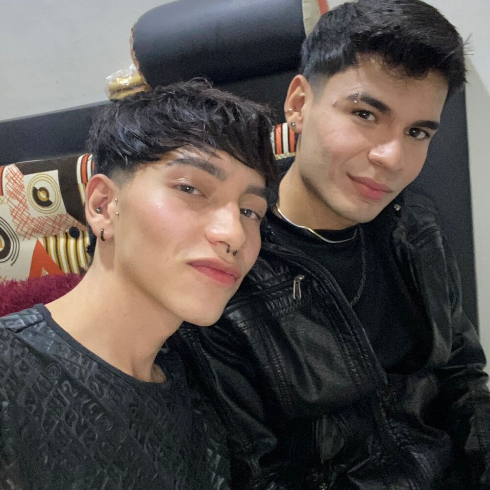 Ian_And_Tiim主播简介 | Stripchat