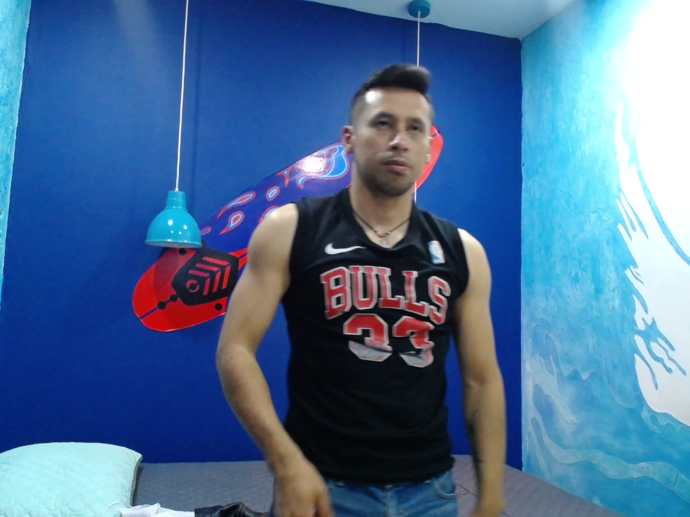 Mathees Twink主播：免费直播性爱表演和聊天 Stripchat