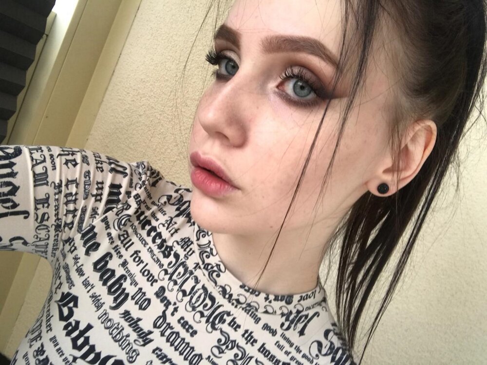 MIRA_ALLEN主播：免费直播性爱表演和聊天 | Stripchat