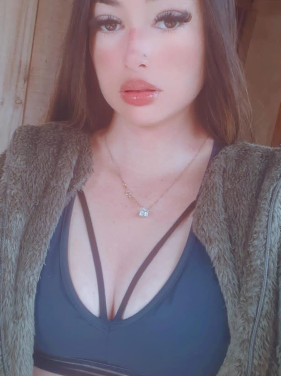 Modelo Webcam Julia_sexyy: Chat & Show de Sexo en Vivo Gratis | Stripchat