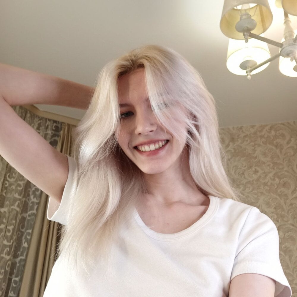 Cocoblonder Webcam Model Profile | AZNude Live