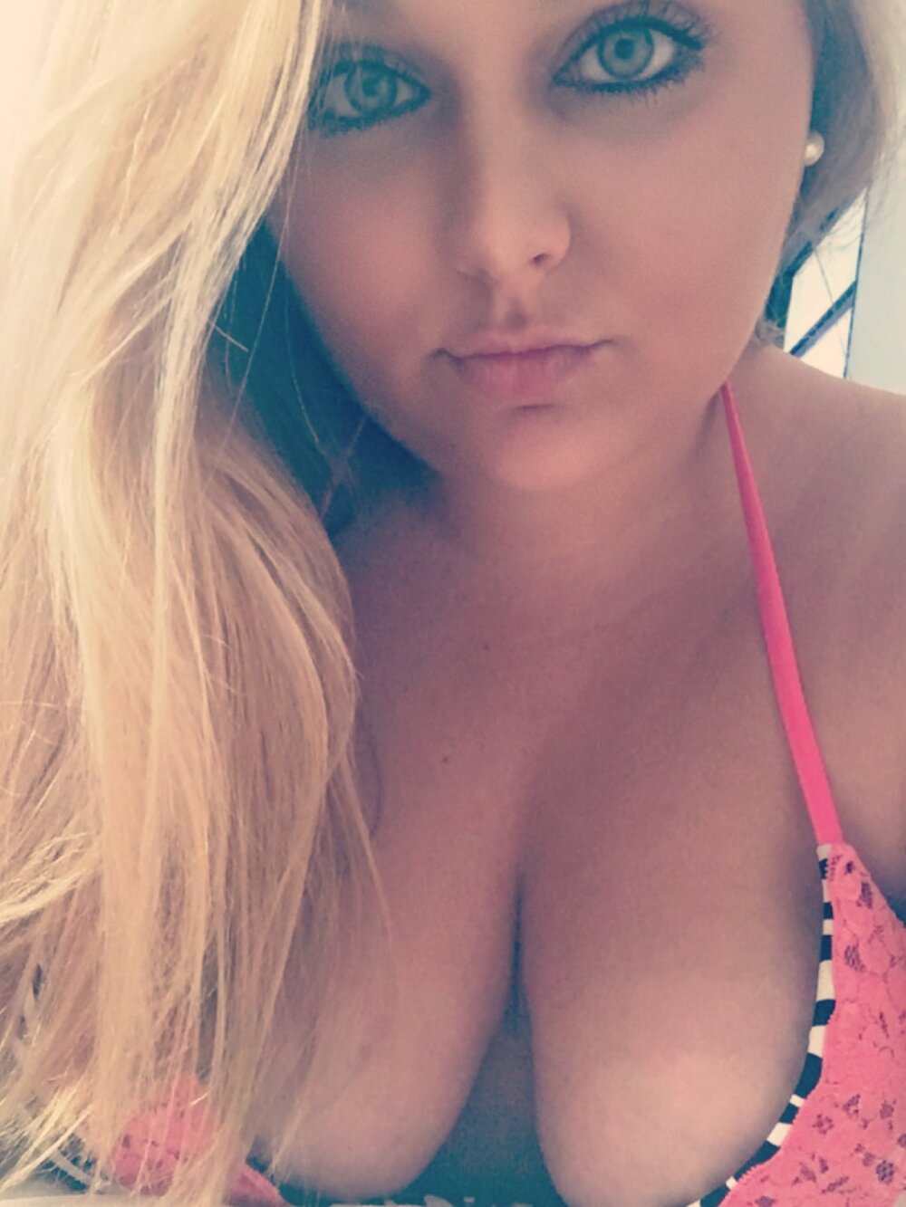 Busty Blonde Babe主播：免费直播性爱表演和聊天 Stripchat