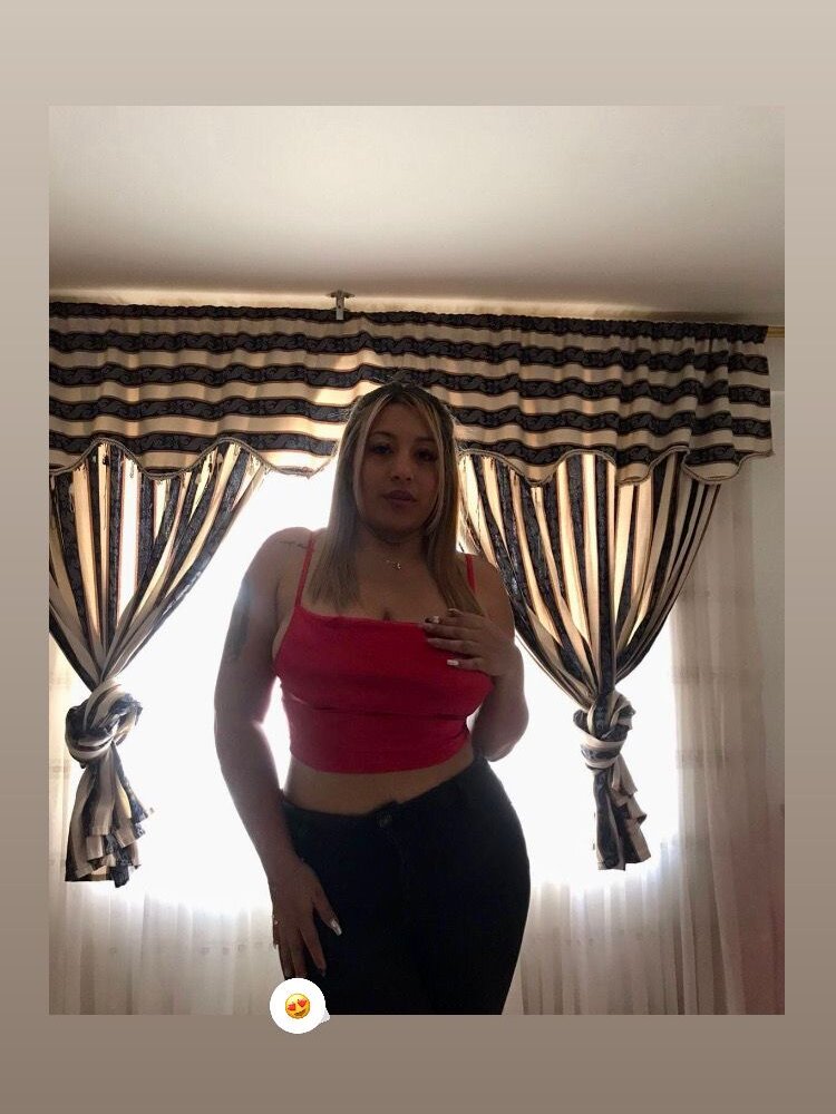 Chloe Emely Cam Model Free Live Sex Show And Chat Stripchat