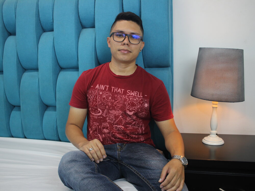 Mike__Thompson Free Live Webcam Show & XXX Chat | xHamsterLive