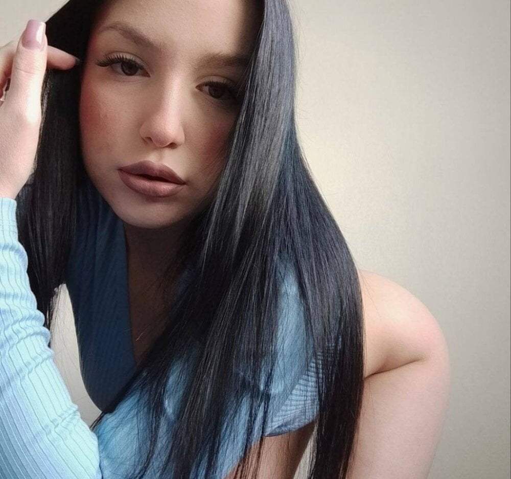 LoryMoore Webcam Model Profile | xHamsterLive